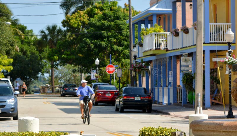 Historic Downtown Stuart editorial photography. Image of beverages ...