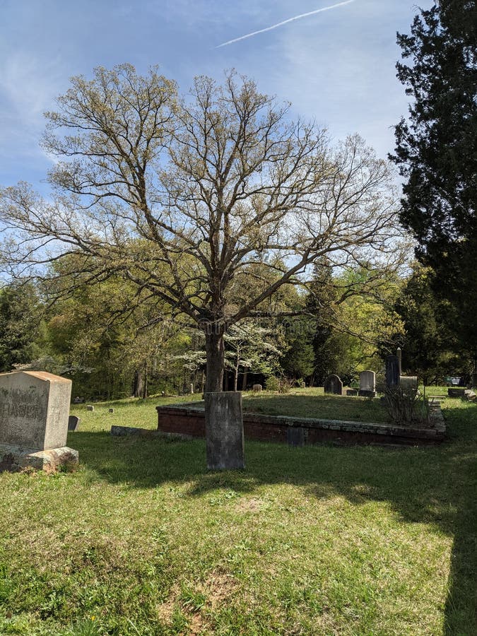 Historic Southern Graveyard, Cemetery Headstone Editorial Stock Photo ...