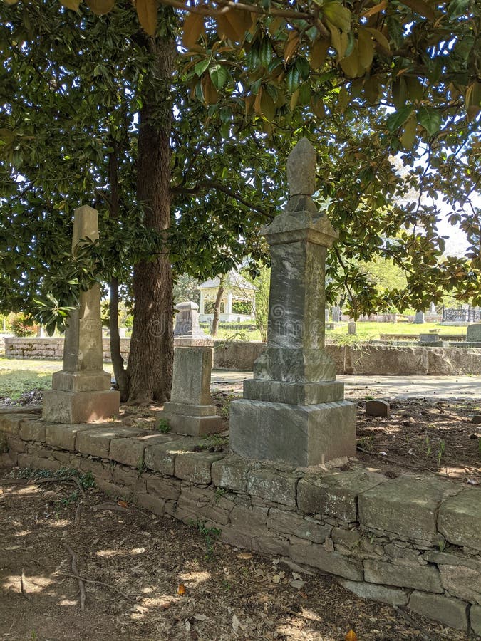 Historic Southern Graveyard, Cemetery Headstone Editorial Photography ...