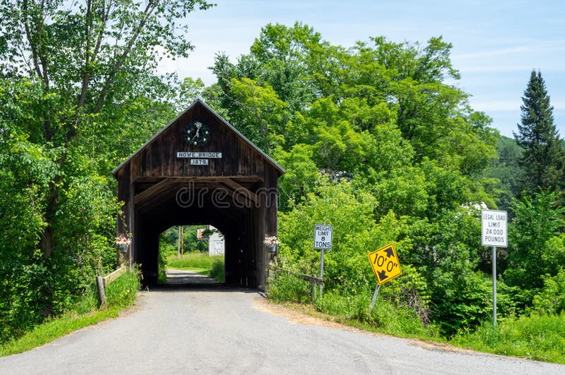 Howe Covered Bridge stock photo. Image of history, beauty - 157807450
