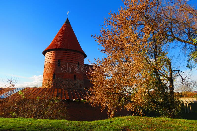 The Historic Medieval Castle in Colourful Autumn Stock Image - Image of ...