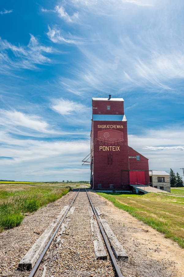 The Historic Ponteix Grain Elevator in Saskatchewan, Canada Stock Image ...