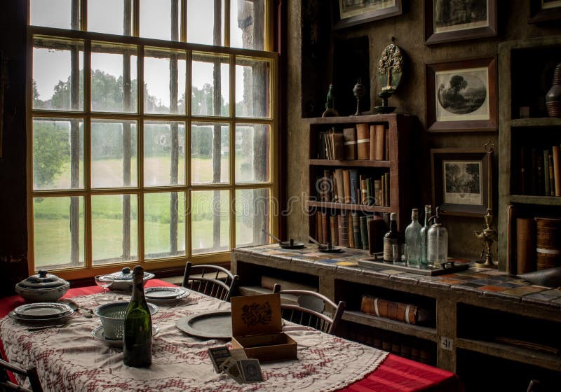 Historic Room in Old House editorial photo. Image of frames - 128924521