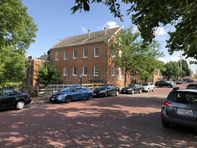 St. Charles Historic District Editorial Photography - Image of district ...