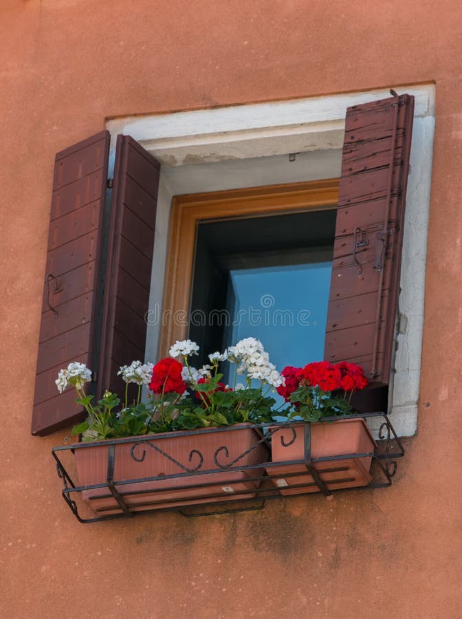 Historical Centre of Venice Editorial Stock Image - Image of flowers ...