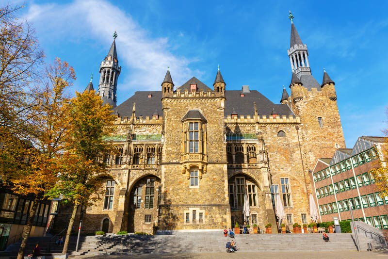 Stadt Oder Rathaus Von Aachen In Deutschland Stockbild - Bild von ...