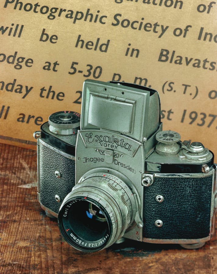 Vintage Camera Kine Exakta 1937 First 35mm SLR; the Word Kine Derives ...