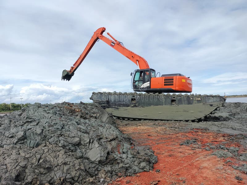 Hitachi Zu240pcm-5g Amphibious Excavator by Eik Engineering Editorial ...
