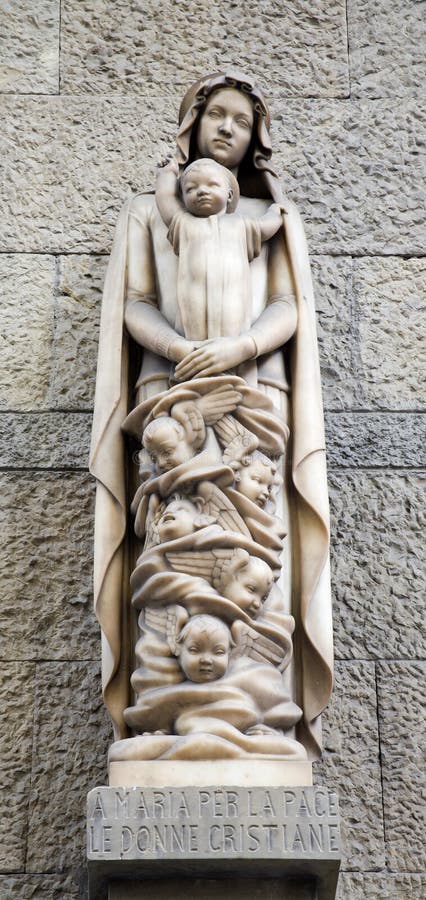 Hl. Estatua Moderna De Maria Foto de archivo - Imagen de maria ...