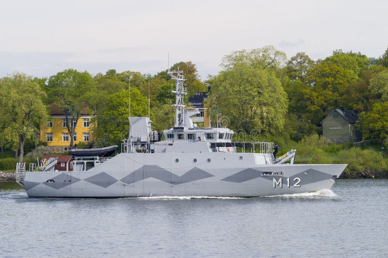 HMS Sparo Mine Warfare Vessel Editorial Photo - Image of antennas, navy ...