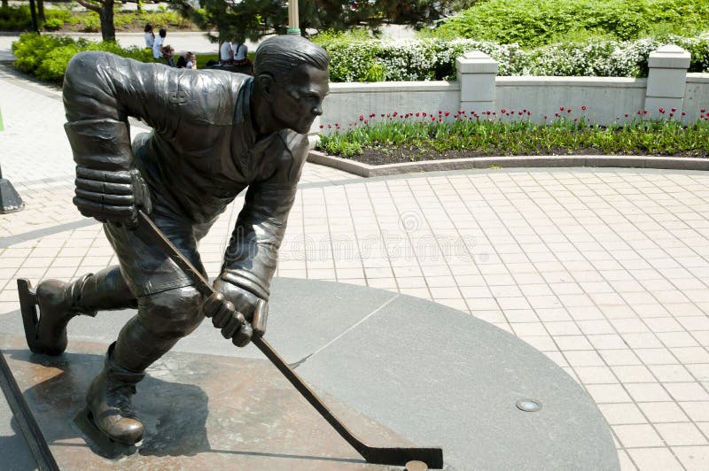 Hockey Player Statue - Ottawa - Canada Editorial Stock Photo - Image of ...