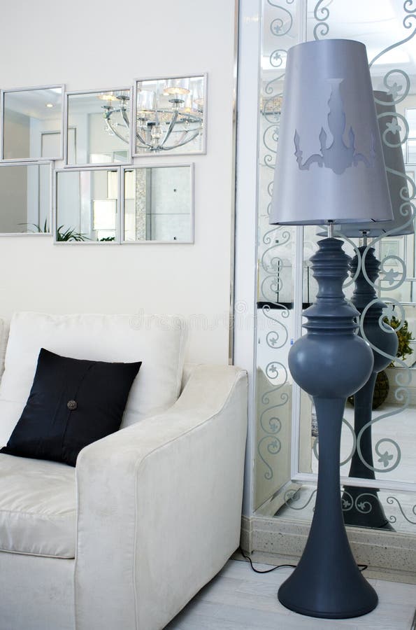 Hogar agradable imagen de archivo. Imagen de asiento - 14706675