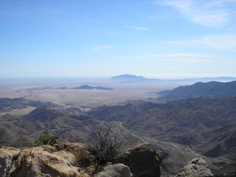 Hoge Berg stock afbeelding. Image of wolken, vegetatie - 189989