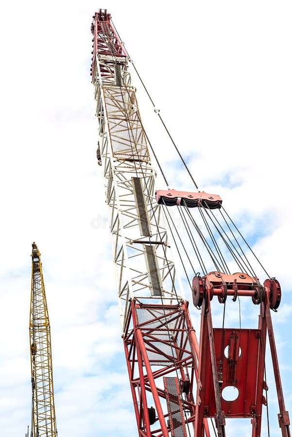 Hoher Kran u. Baustelle. stockbild. Bild von industriell - 13544829