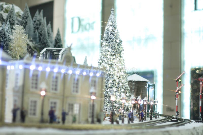 A Holiday Model Train Scene at the Mall Editorial Stock Photo - Image ...