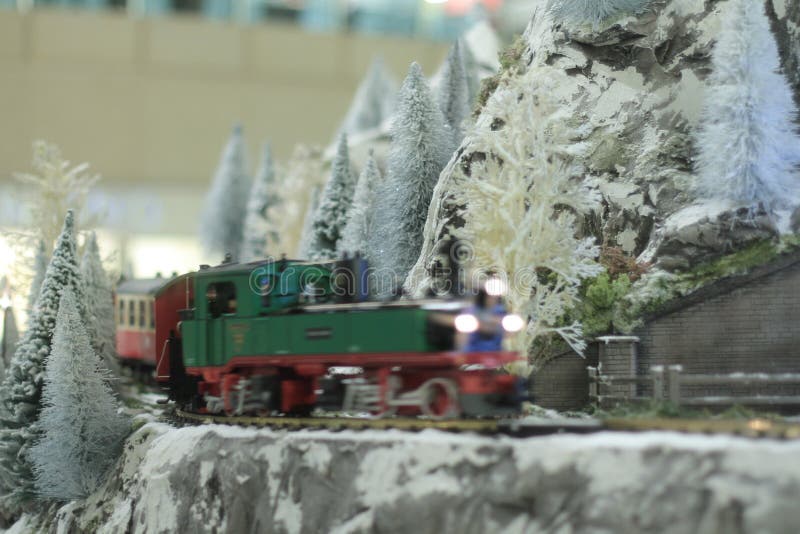 A Holiday Model Train Scene at the Mall Editorial Stock Image - Image ...