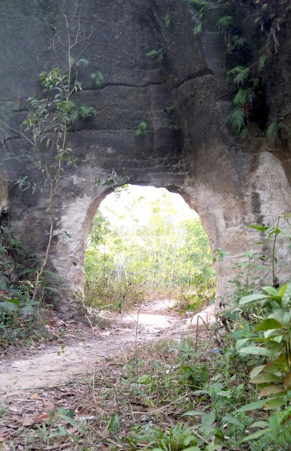 Red Hollow Stone Wall As Harmonic Background Stock Image - Image of ...