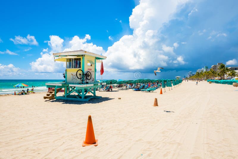 Hollywood-Strand Florida redaktionelles foto. Bild von schön - 95702906