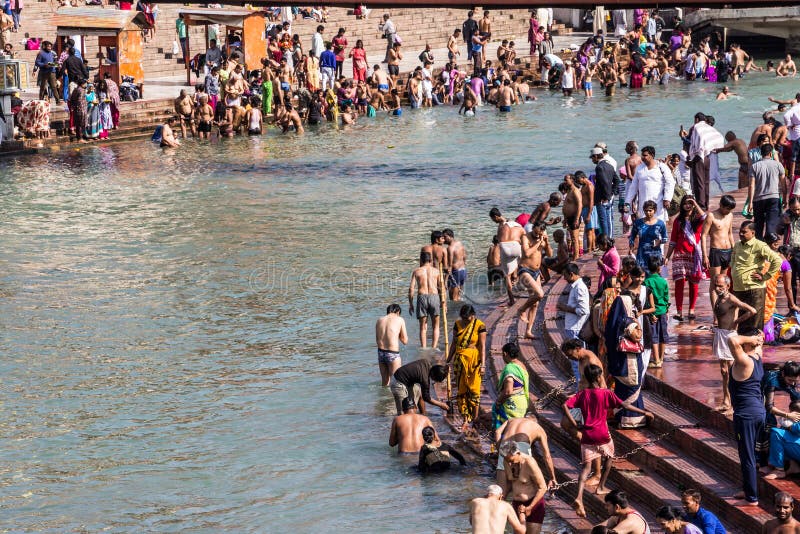 Holy Bath in the River Ganges Editorial Stock Image - Image of ganges ...