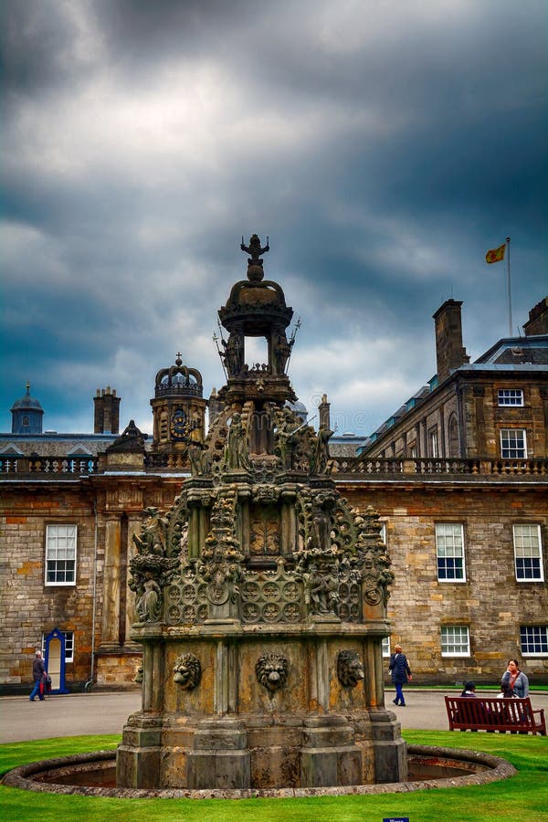 The Holyrood Palace, Edinburgh, Scotland Editorial Stock Image - Image ...