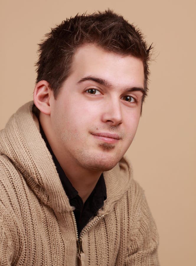 Hombre caucásico joven imagen de archivo. Imagen de retrato - 7885357