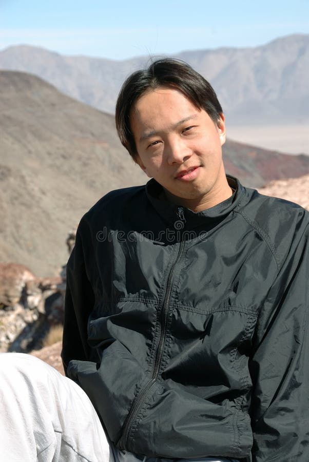 Hombre joven chino imagen de archivo. Imagen de fino - 21214649