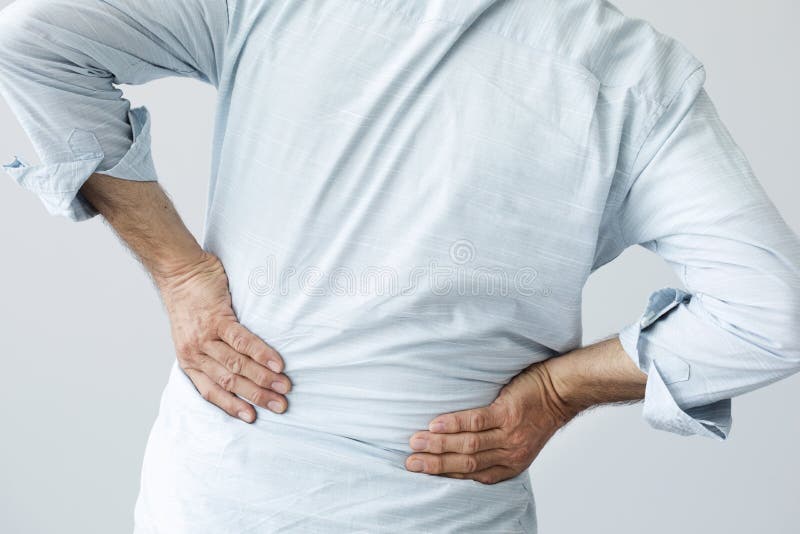 Viejo Hombre Con Dolor De Espalda Foto de archivo - Imagen de persona ...