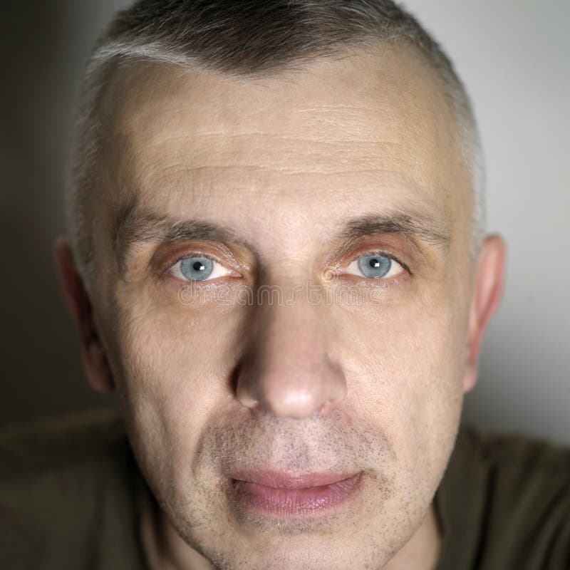 Cara De Una Mujer Joven Relajada Que Tiene El Masaje Imagen de archivo ...