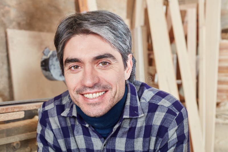 Hombre Contento Como Artesano Imagen de archivo - Imagen de azul ...