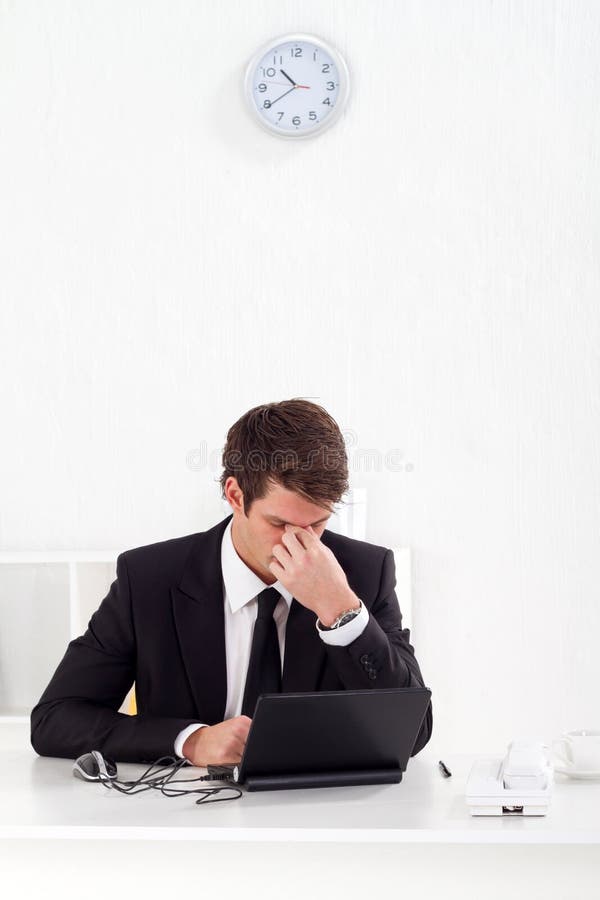 136,814 El Hombre De Negocios Cansado Fotos de stock - Fotos libres de ...