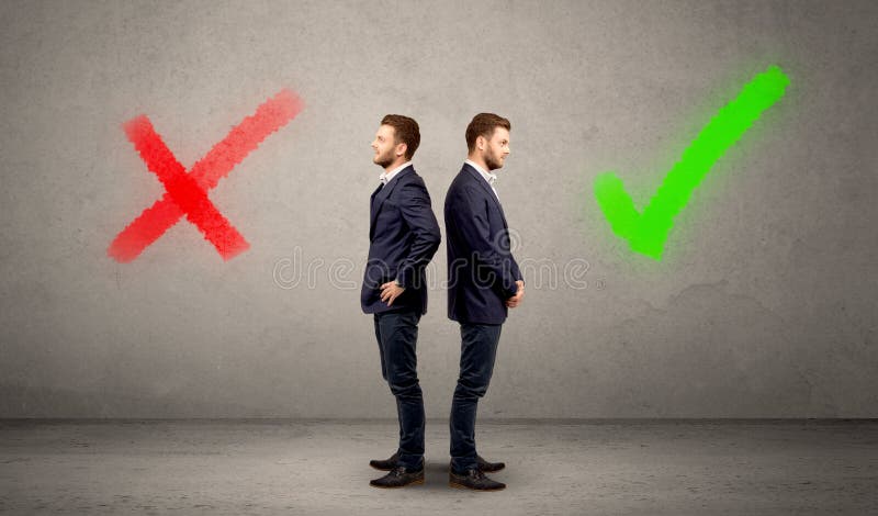 Hombre De Negocios Con Dos Opciones Imagen de archivo - Imagen de ...