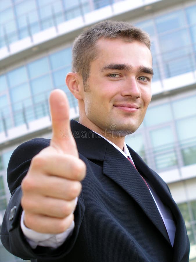 Hombre De Negocios Con El Pulgar Para Arriba Foto de archivo - Imagen ... Hombre De Negocios Con El Pulgar Para Arriba Foto de archivo - Imagen ...