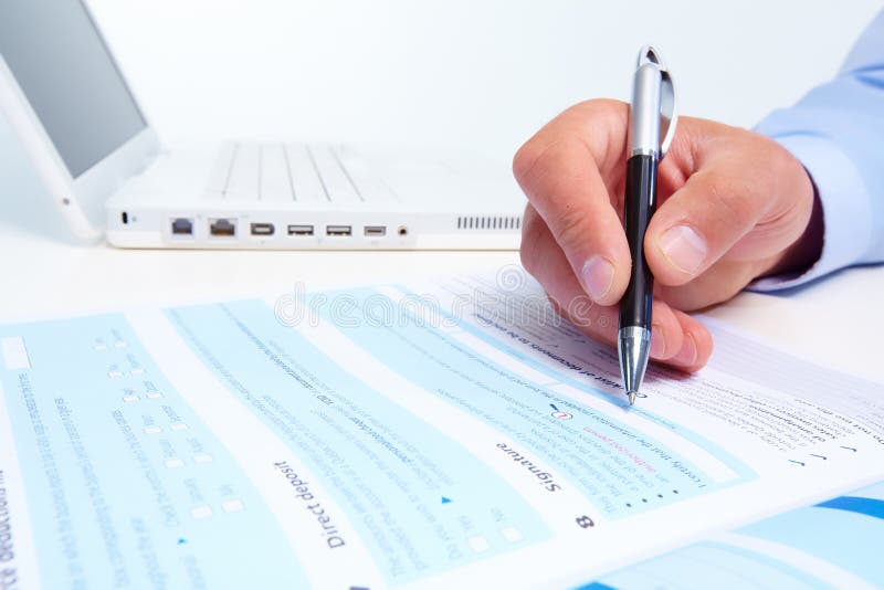 Empresario Rellenando El Formulario Foto de archivo - Imagen de ...