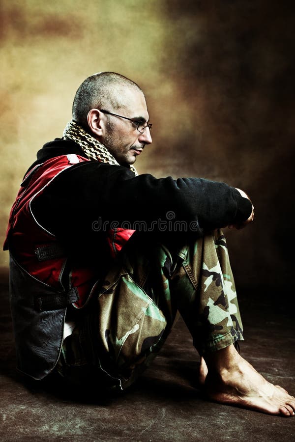 Hombre extraño imagen de archivo. Imagen de estudio, piense - 14355635