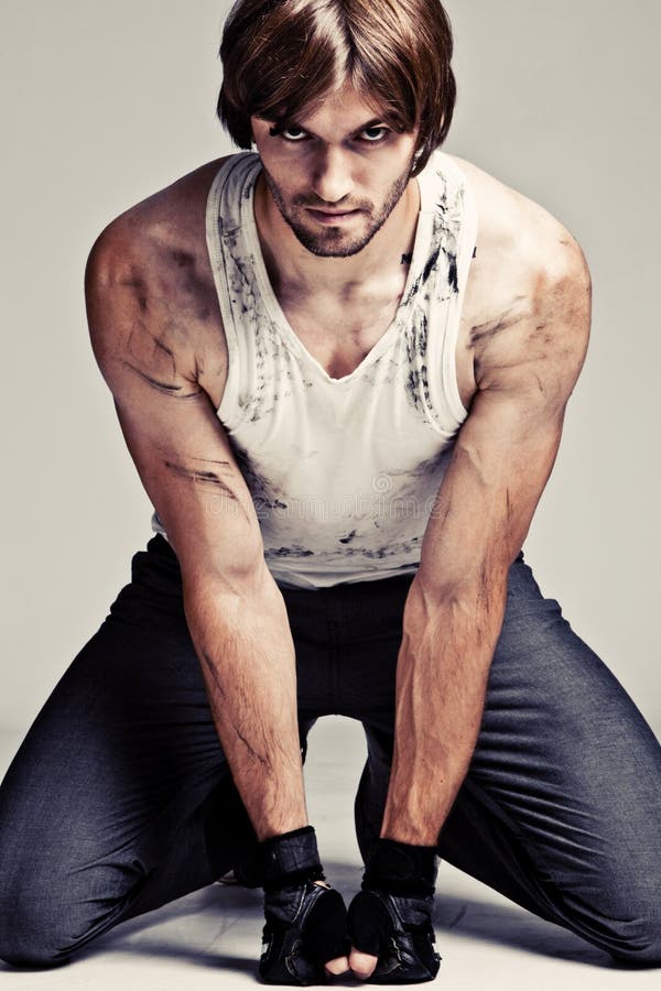 Fuerte imagen de archivo. Imagen de hermoso, valiente - 9877389