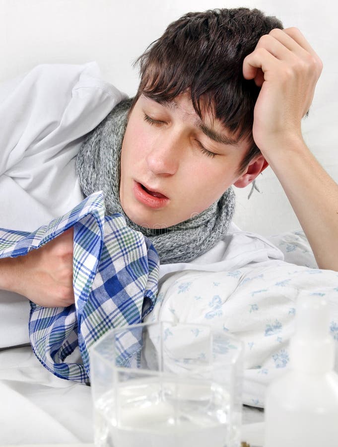 Hombre joven enfermo imagen de archivo. Imagen de enfermo - 70035639