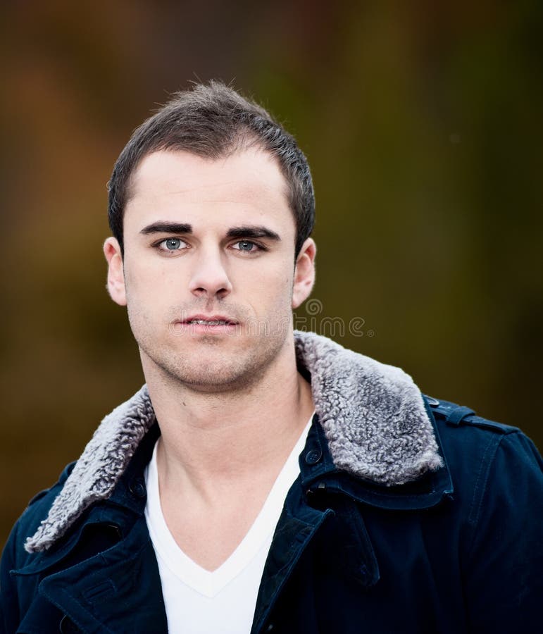 Modelo italiano hermoso imagen de archivo. Imagen de hombre - 172551