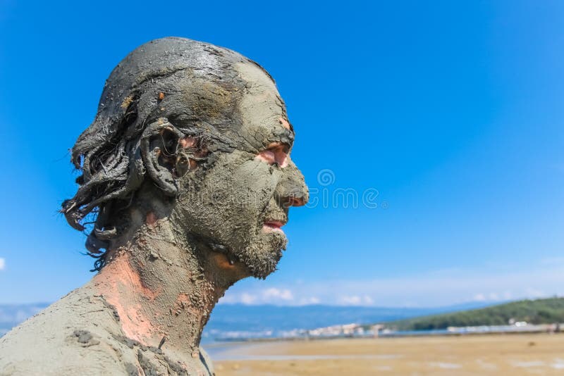 Fango Descubierto Del Hombre Imagen de archivo - Imagen de nudist ...