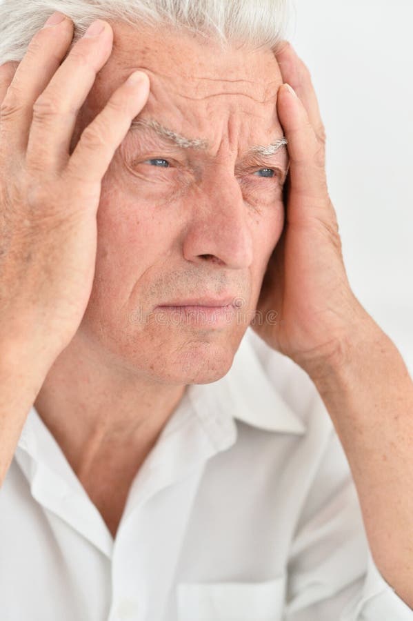Hombre Mayor Con Dolor De Cabeza Imagen de archivo - Imagen de social ...