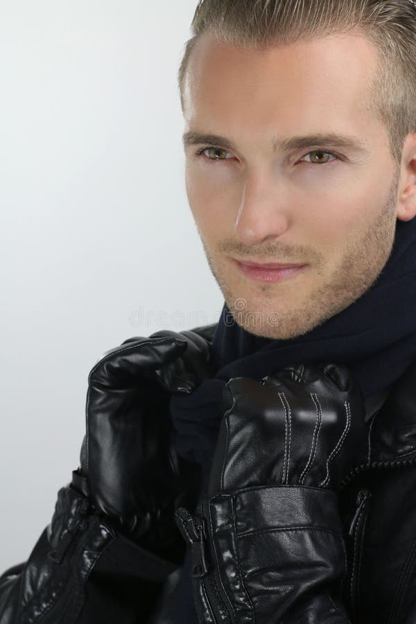 Hombre Rubio Hermoso Del Estilo De La Moda Imagen de archivo - Imagen ...