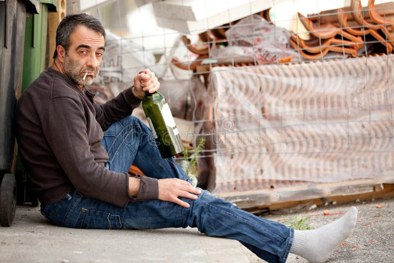 Hombre triste borracho foto de archivo. Imagen de barba - 15879924