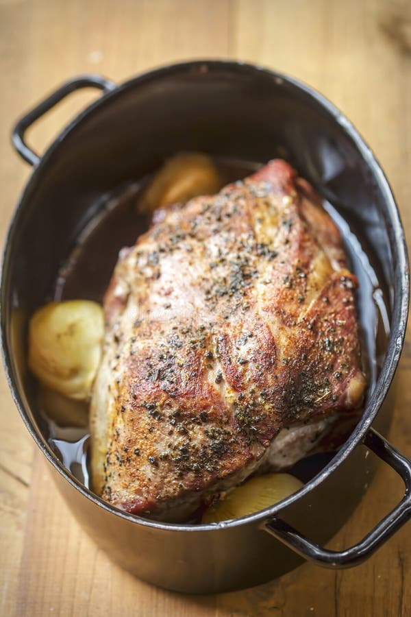 Hombro De Cerdo Asado Con Cebolla. Hombro De Cerdo Asado Con Cebolla ...