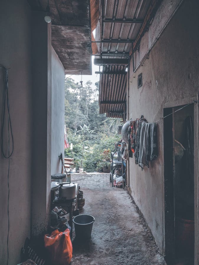 Home with Cool View Retro Style Stock Image - Image of home, retr ...