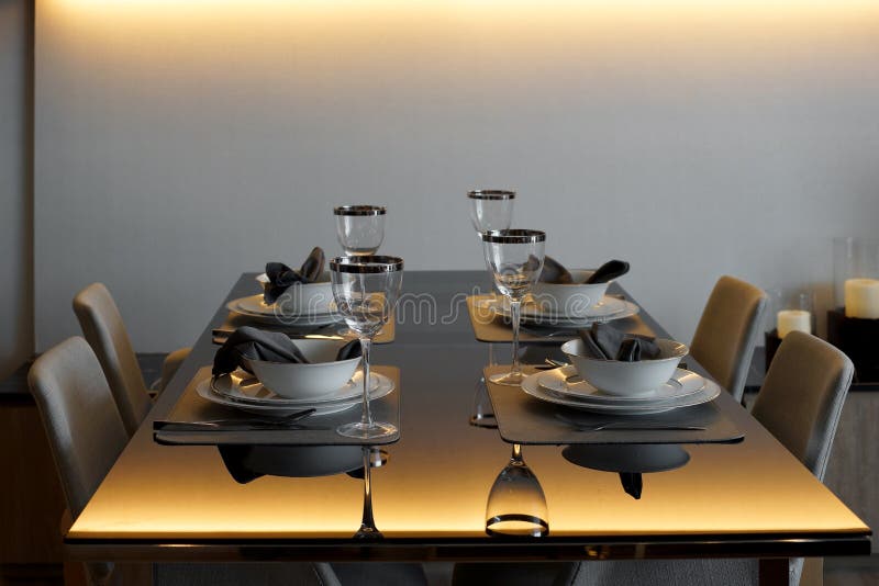 Home Dinner Table Place Setting Stock Photo - Image of dish, setting ...