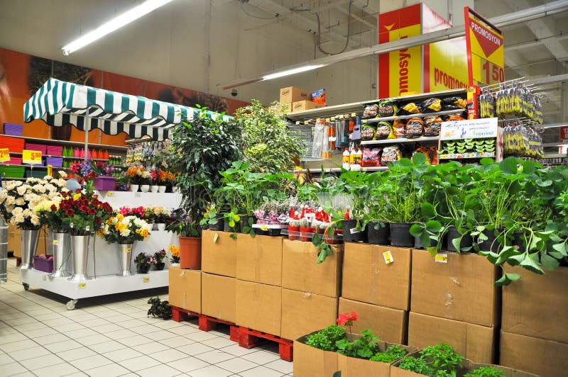 Home improvement store editorial photo. Image of cart - 18323221