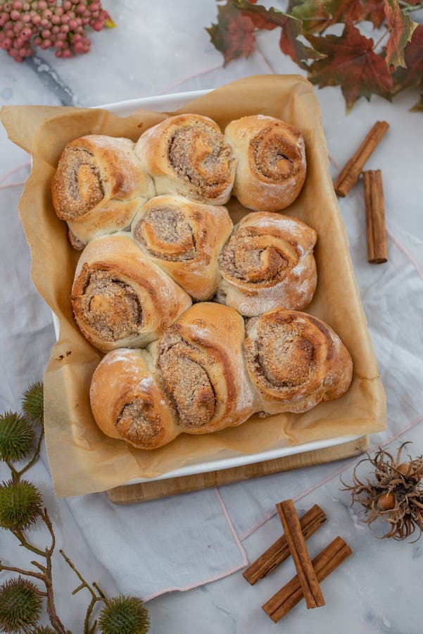 Home Made Cinnamon Rolls, Sweet Traditional Dessert Buns Pastry Stock ...