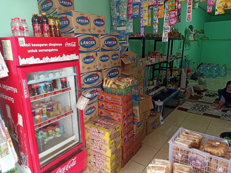 Home-made Stalls that are the Livelihood of Some Indonesian Citizens ...