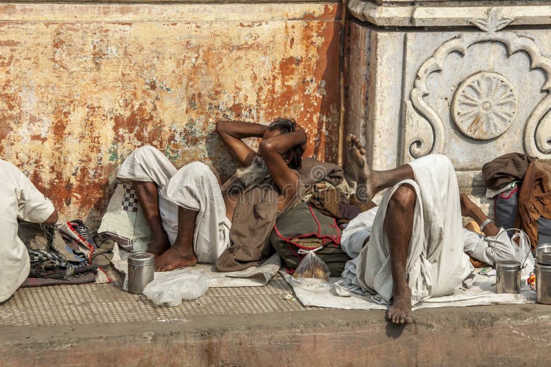 Homeless People in India editorial photography. Image of poverty - 19345537