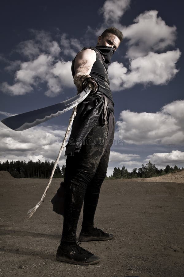 Homem agressivo foto de stock. Imagem de conflito, azul - 81343952