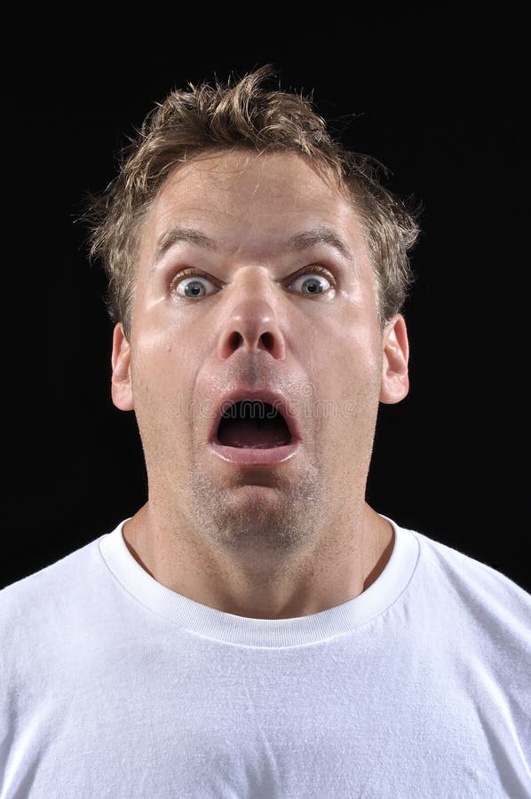 Homem assustado foto de stock. Imagem de vertical, assustado - 31072804